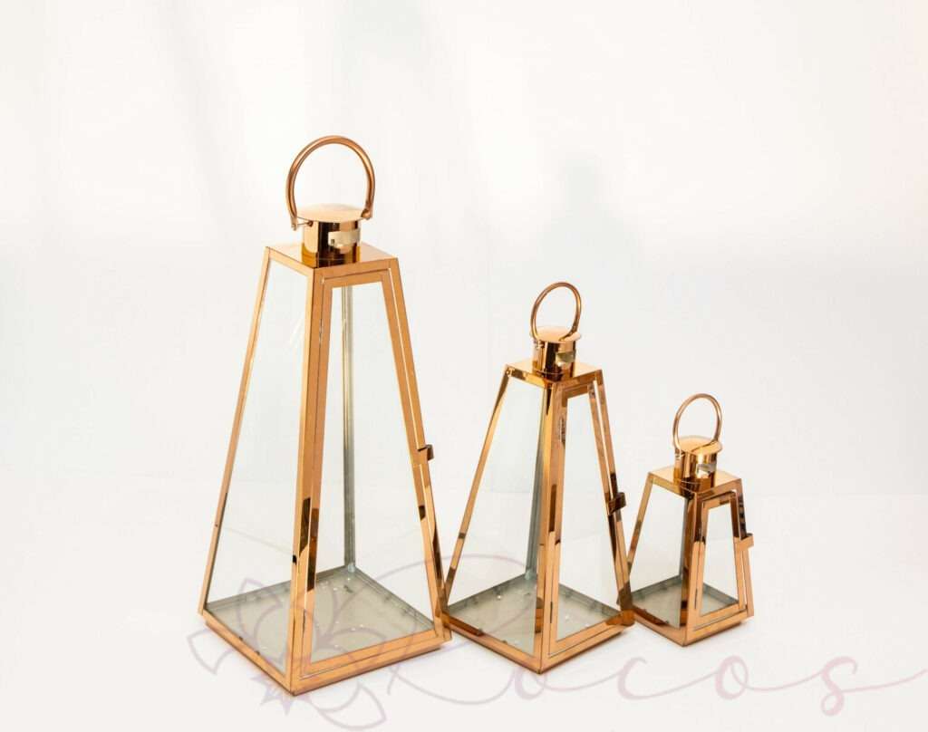 Set 3 felinare metalice cu insertii de sticla in forma de piramide ...